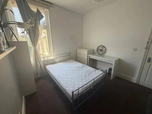 Room at London Road, Greater London