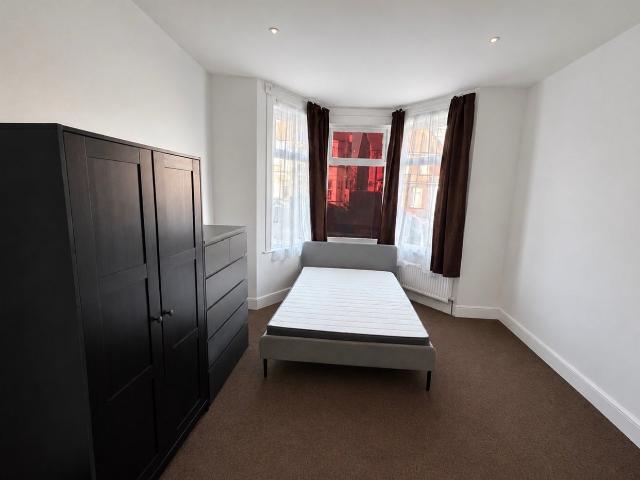 Room at London Road, Greater London