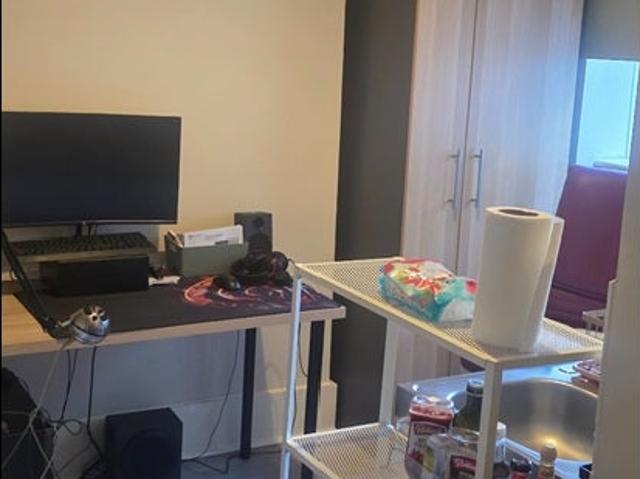 Room at London Road, Greater London