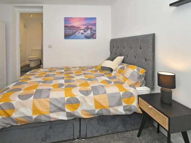 Room at London Road, Stoke on Trent
