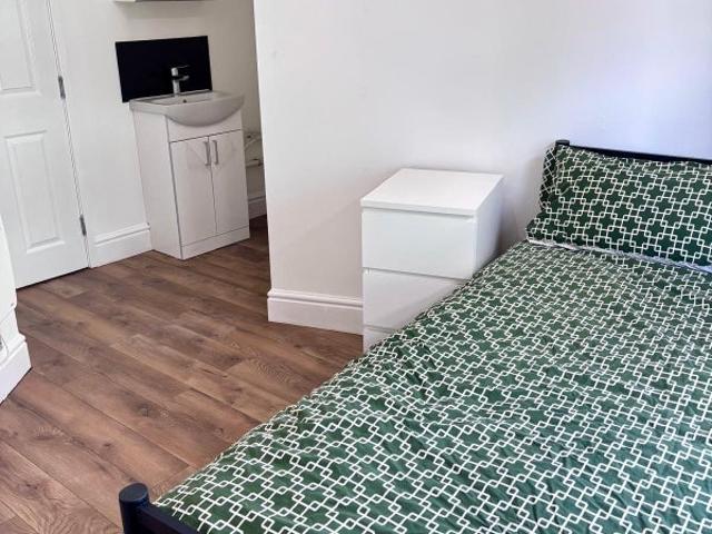 Room at London Road, Sheffield