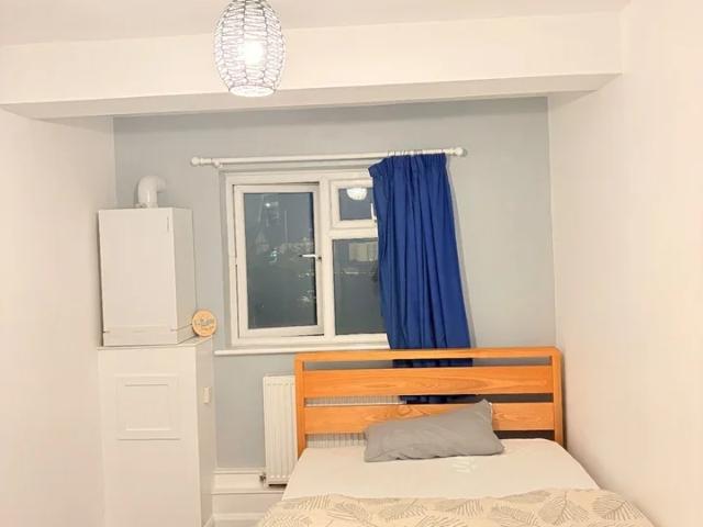 Room at London Road, Southend on Sea