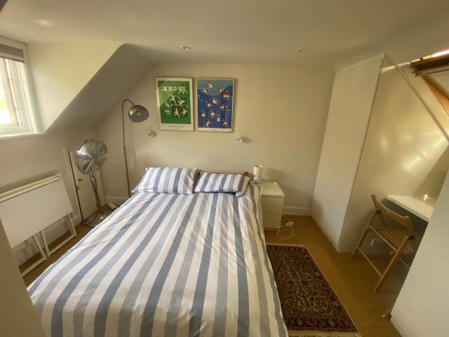 Room at Longworth Road, Oxford