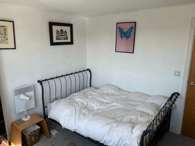 Room at Long Lane, Greater London