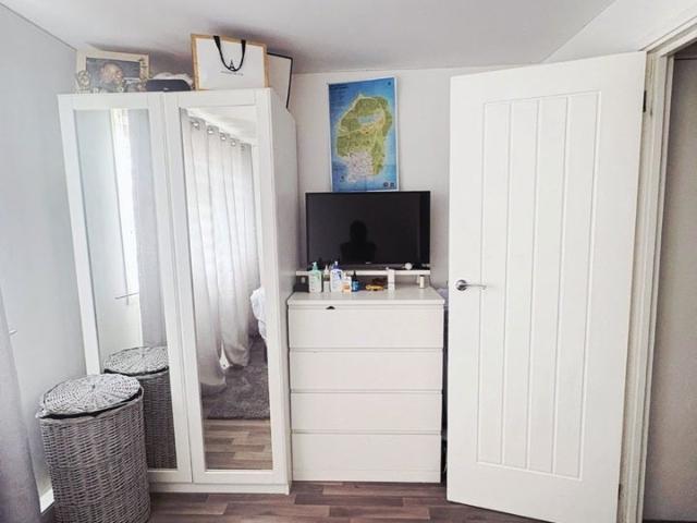 Room at Long Lane, Greater London