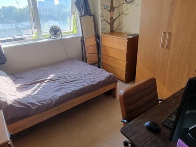 Room at Long Lane, Greater London