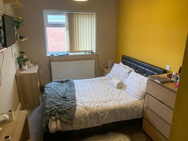 Room at Long Lane, Oxford