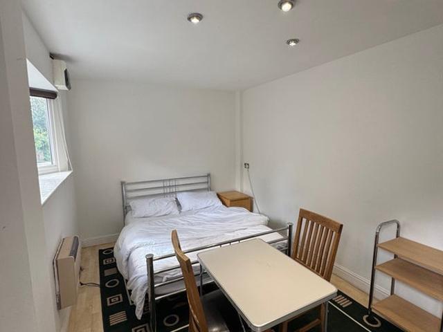 Room at Long Meadows, Bradford