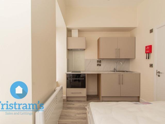 Room at Longden Street, Nottingham