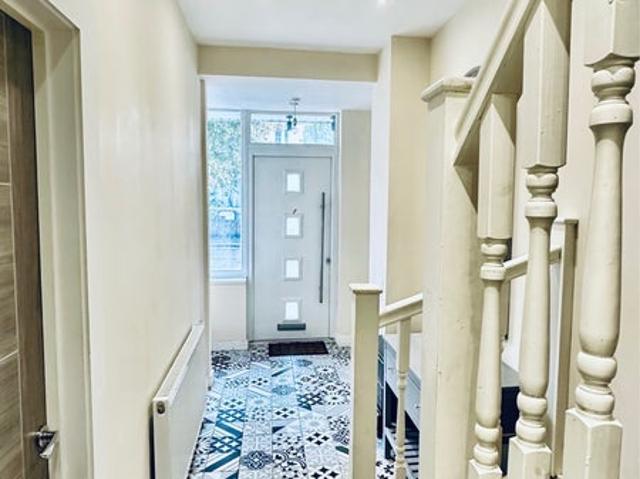 Room at Lonsdale Avenue, Greater London