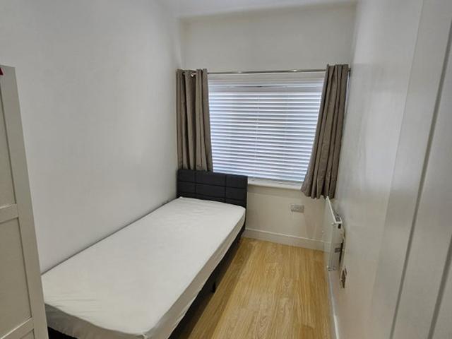 Room at Lonsdale Avenue, Greater London