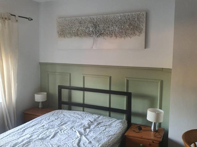 Room at Lonsdale Avenue, Greater London