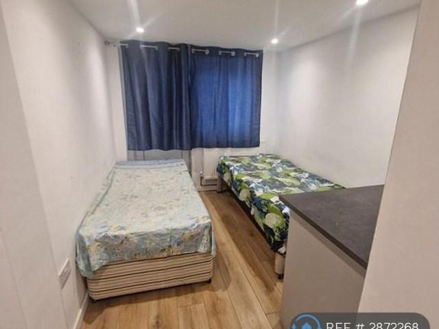 Room at Lonsdale Road, Stevenage