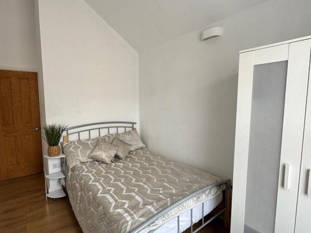 Room at Lorne Road, Leicester