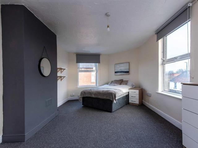 Room at Lord Nelson Street, Nottingham