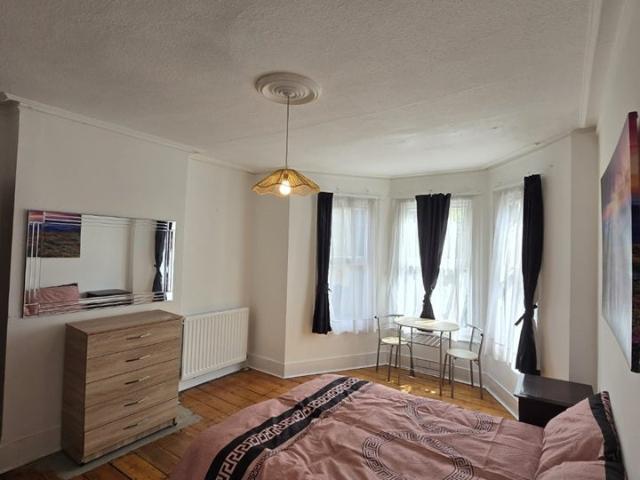Room at Lordship Lane, Greater London