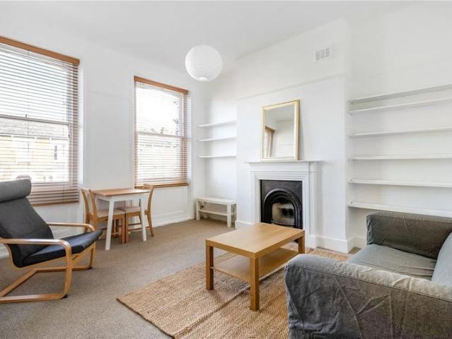 Room at Lordship Park, Greater London