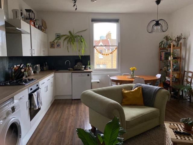Room at Lordship Park, Greater London