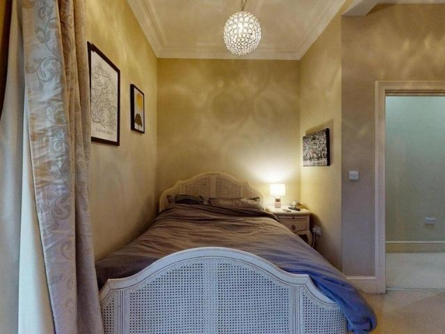 Room at Lordship Road, Greater London