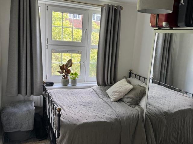 Room at Lordship Terrace, Greater London