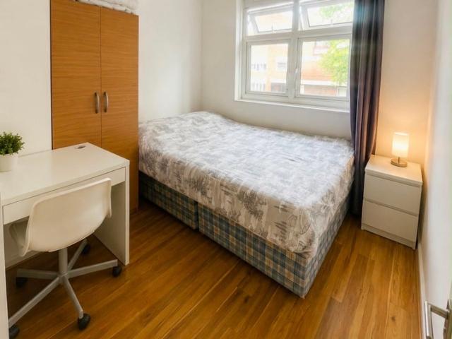 Room at Lorrimore Road, Greater London