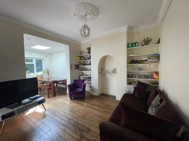 Room at Lowden Road, Greater London