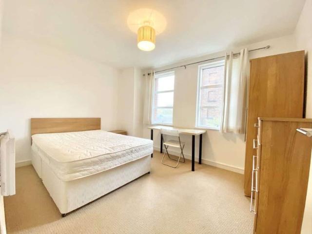 Room at Lower Ormond Street, Manchester