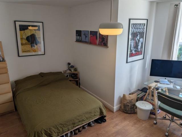 Room at Lower Cheltenham Place, Bristol