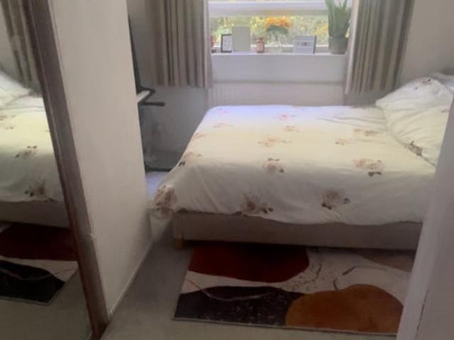 Room at Loudoun Road, City of Westminster