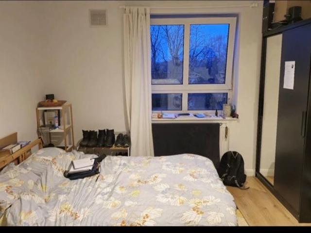 Room at Loudoun Road, City of Westminster