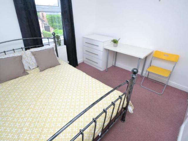 Room at Loughborough Road, Nottingham