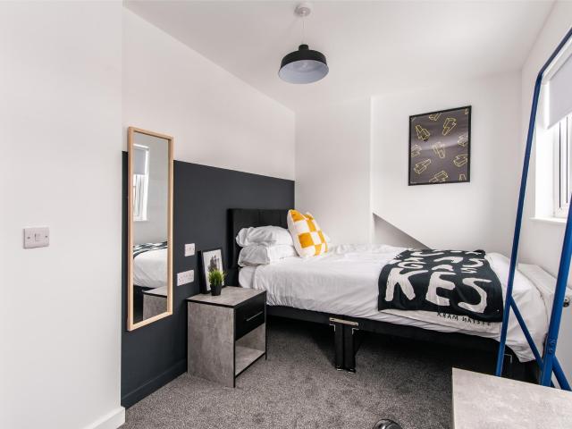 Room at Pullman Road, Nottingham