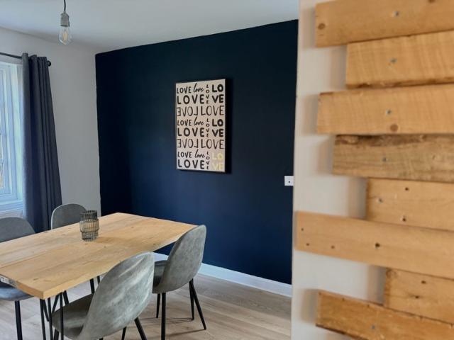 Room at Putney Road, Leicester