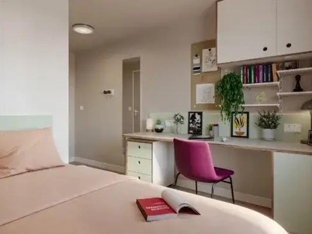 Apartment at Page Green Terrace, Greater London