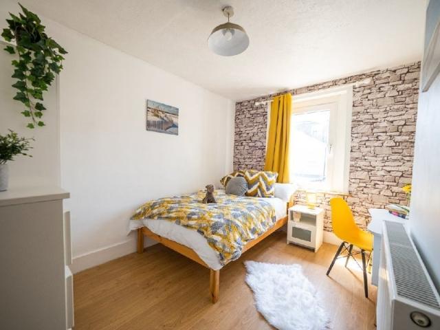 Room at Pains Road, Portsmouth