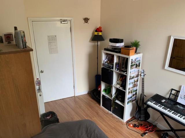 Room at Paisley Road West, Glasgow