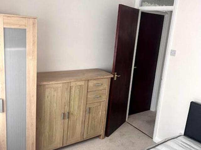 Room at Palmerston Avenue, Slough