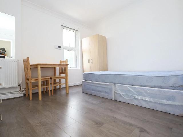 Room at Palmerston Road, Greater London