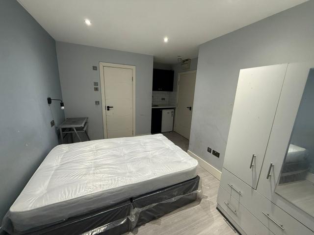 Room at Palgrave Avenue, Greater London