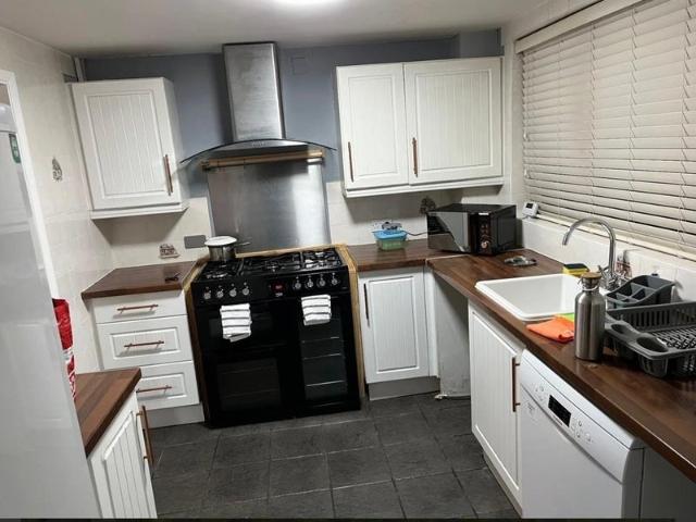 Room at Panadown, Basildon