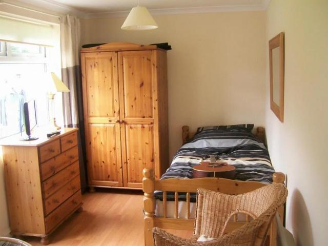 Room at Passage Road, Bristol