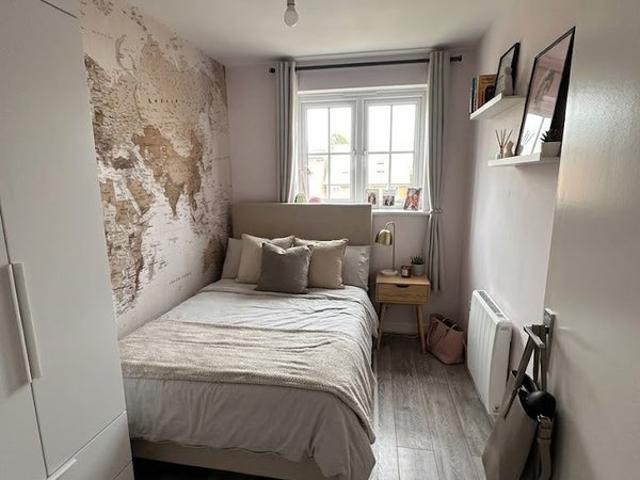 Room at Passmore Way, Maidstone