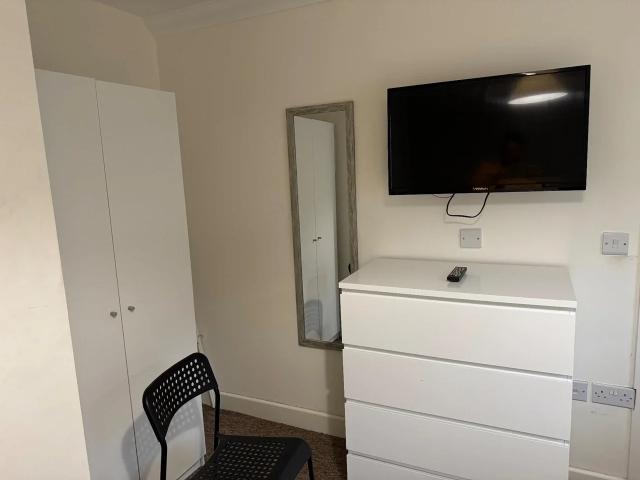 Room at Pasteur Drive, Swindon