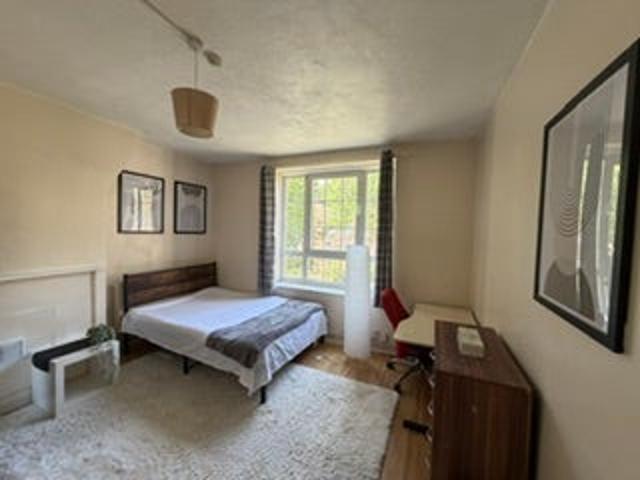 Room at Pardoner Street, Greater London
