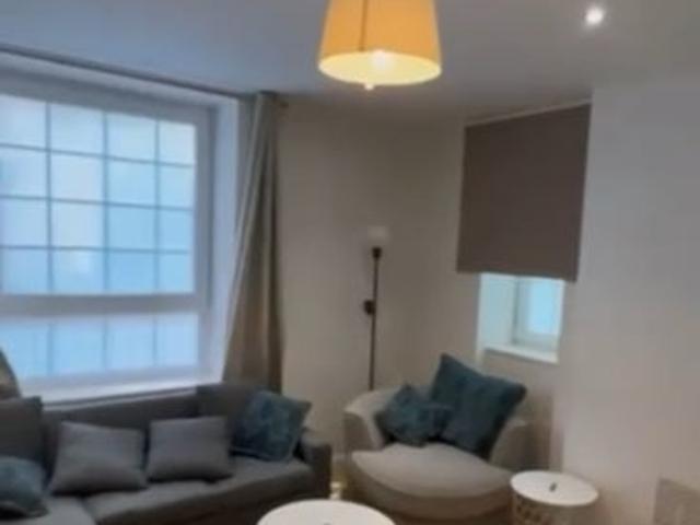 Room at Pardoner Street, Greater London