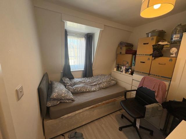 Room at Parfett Street, Greater London