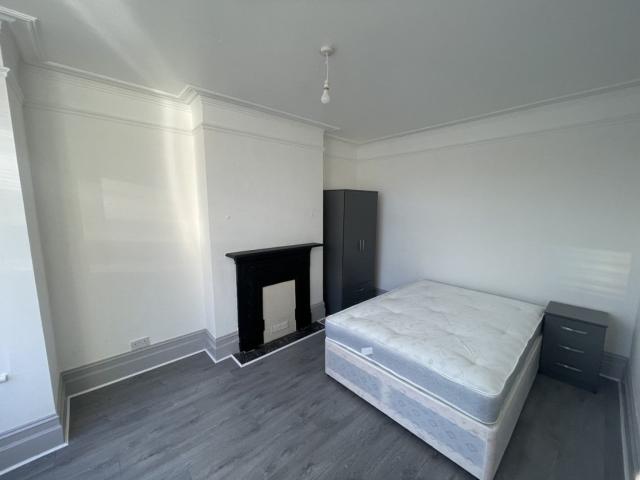 Room at Parham Road, Canterbury