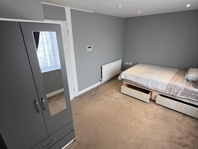 Room at Paringdon Road, Harlow