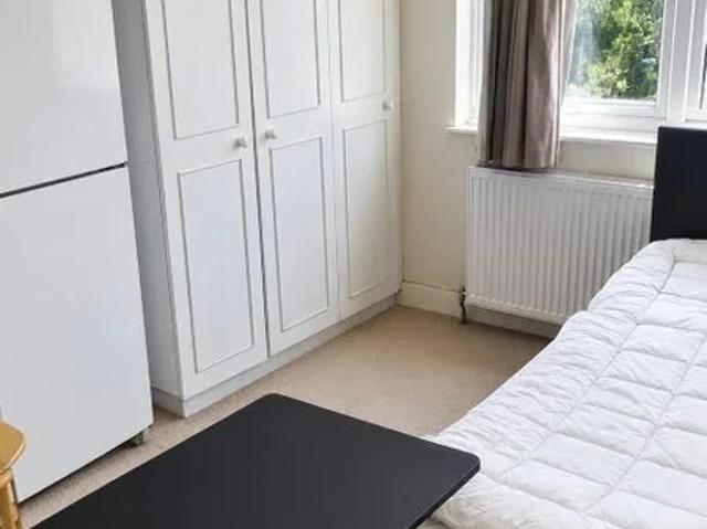 Room at Parkview Road, Greater London
