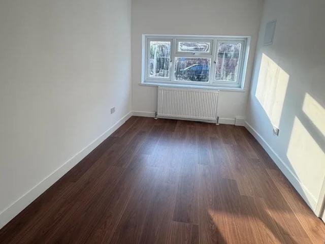 Room at Parkway, Greater London